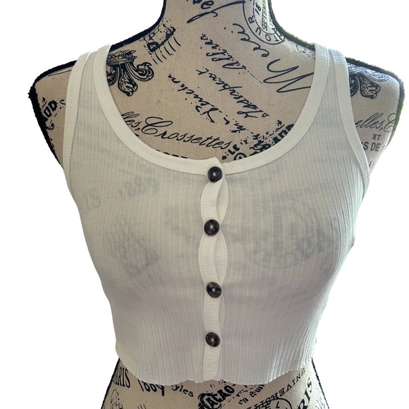 Tops | Nwt White Cropped Tank Top Musthave Basic Cropped Tank Top ...